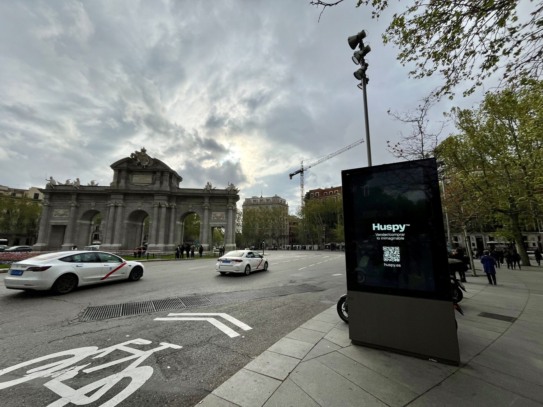 Qué es la publicidad DOOH y por qué incluirla en tus estrategias de marketing - Adsmurai